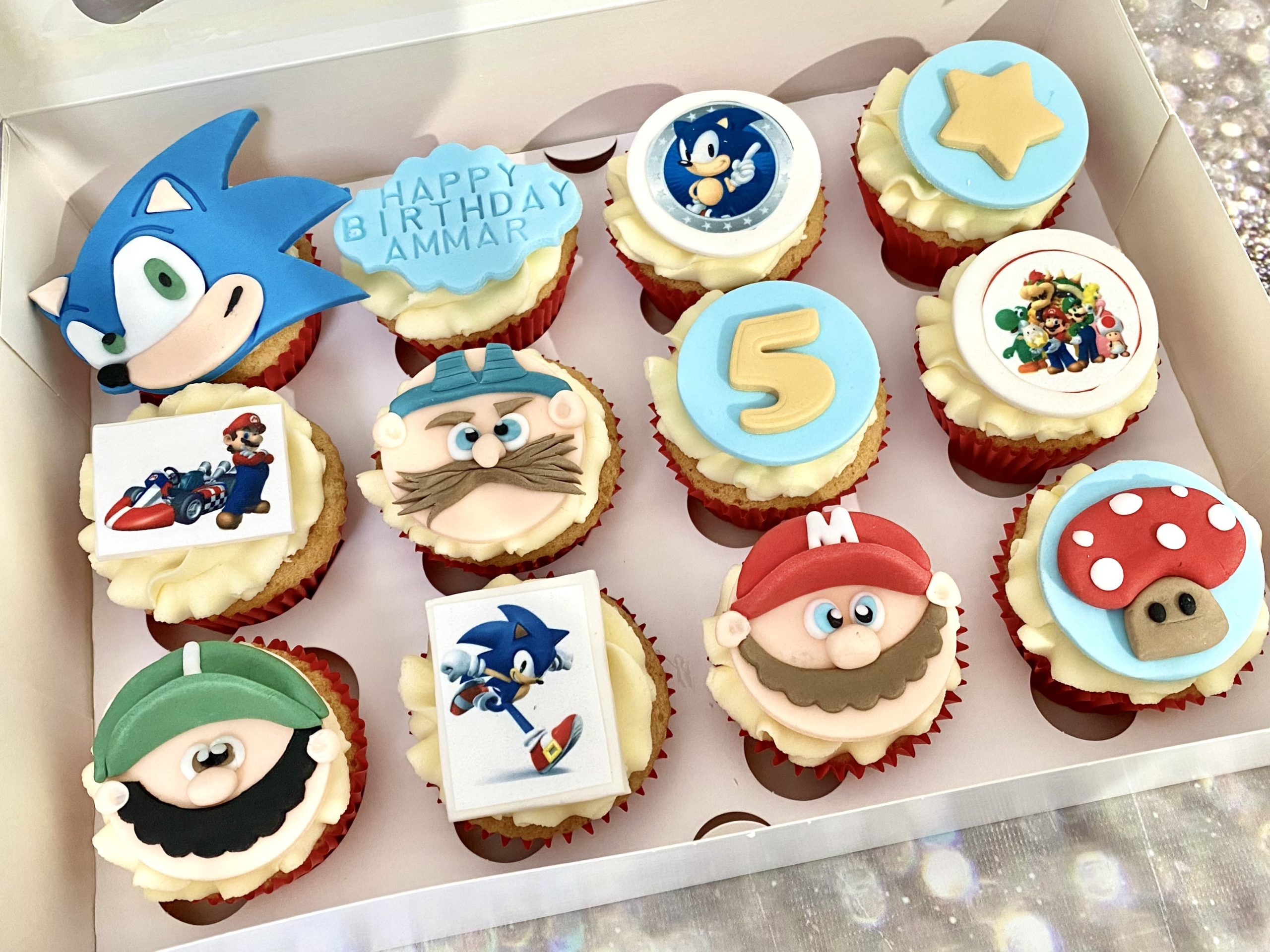 Personalised Cartoon Character Cupcakes x12 - Caketu.com