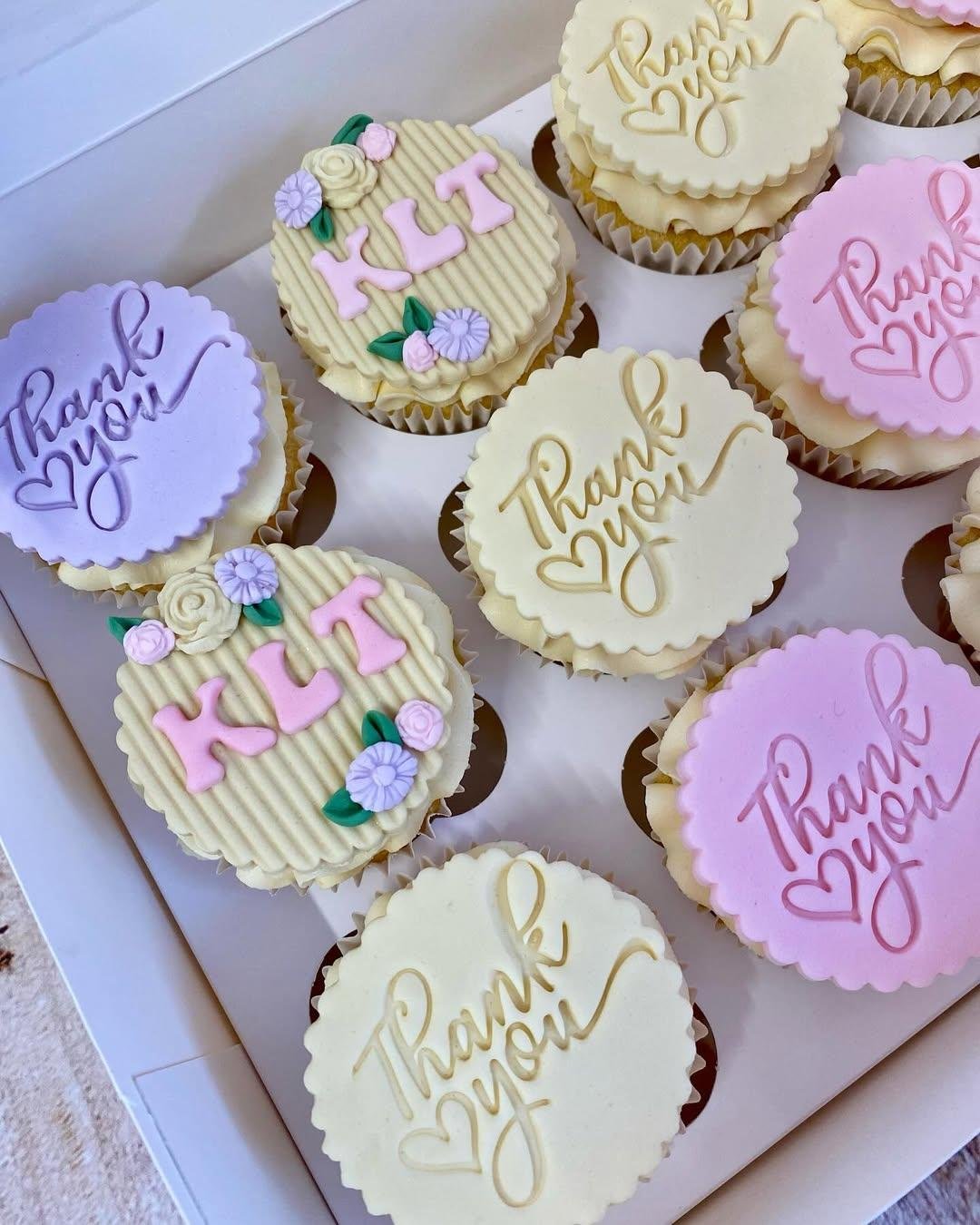 Thank You Cupcakes x12 - Caketu.com